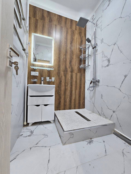 Продам квартиру 2в3/2/4 на массиве Феруза