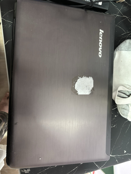 Продаю ноутбуки 2 lenova и samsung