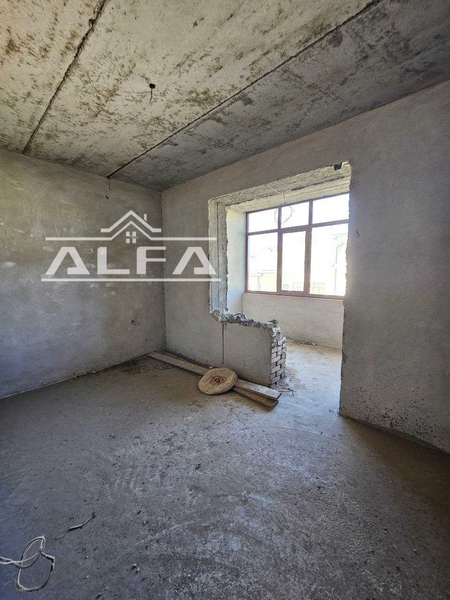 3 xonali 110m² 3-qavat sotiladi.