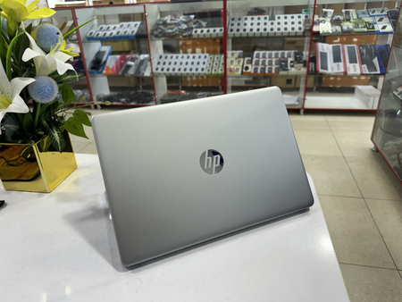 Hp core i3 12 avlod 8/256 nvme ssdlik ideal holatda soraganlar uchun