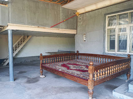 Tirsakobod(Dombiraobod qurilish mollari) mahallasida hovli sotiladi