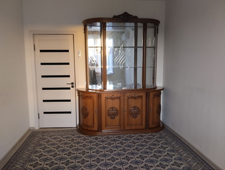 Sergeli choshtepa metro 3 xonali lubboyiga 500$