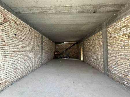 10 sotiqli 2 qavatli karobka holatdagi hovli sotiladi.