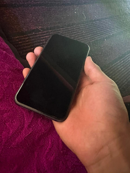 Iphone 11 ideal xolatda