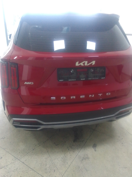 Kia sorento moshinasi sotiladi
