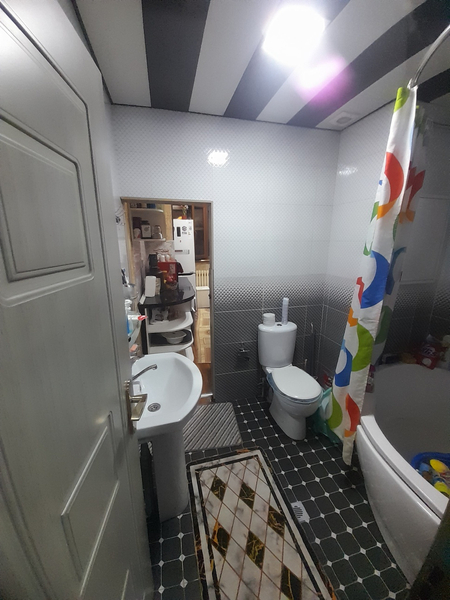 Юнусабад-7кв 2/1/4 продается квартира