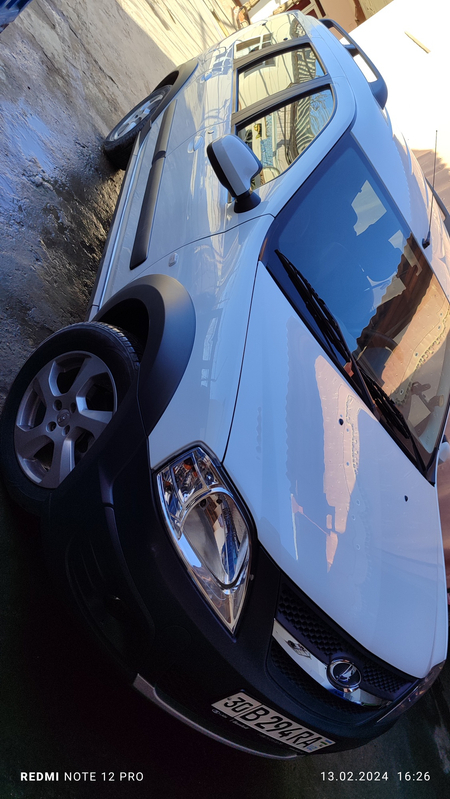 Lada largus cross