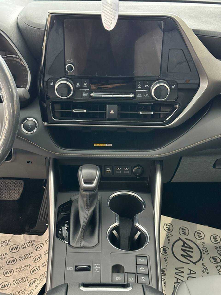 Highlander Hybrid Nardo grey 2023