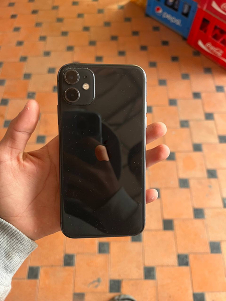 iPhone 11 яхши холата 128гб емкаст 80%