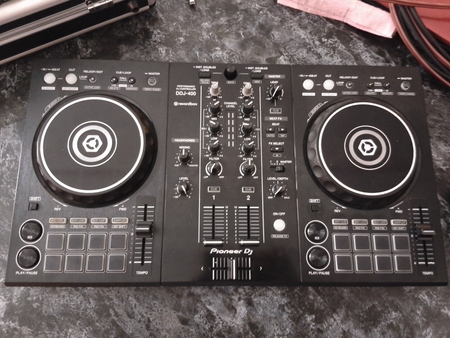 Pioneer DDJ 400.