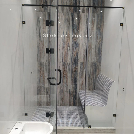 Стеклянные душевые кабины на заказ приходите на наш Showroom