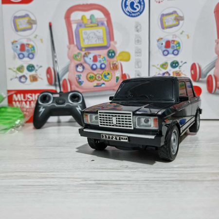 Игрушка машина с пульт управлением