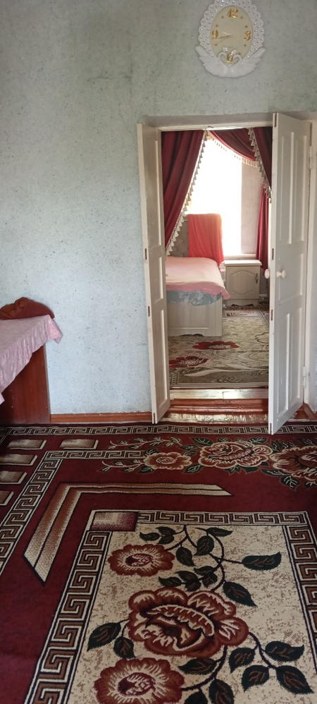 Уй сотилади 5 хона 156 кв2