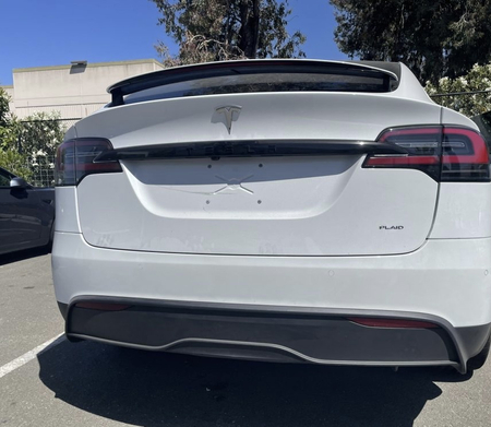 TESLA Model X Plaid