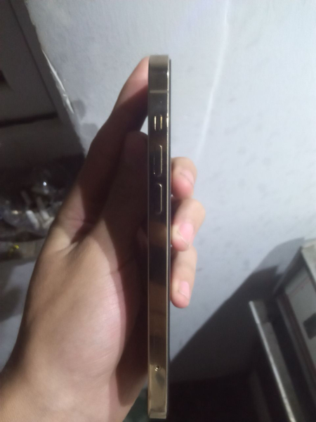 Iphone 12 pro kafolati bilan