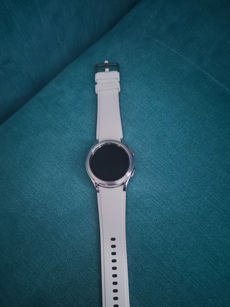 Продаётся новые часы Samsung Galaxy watch 4 classic