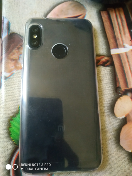 Продается Redmi 6 Pro  телефон