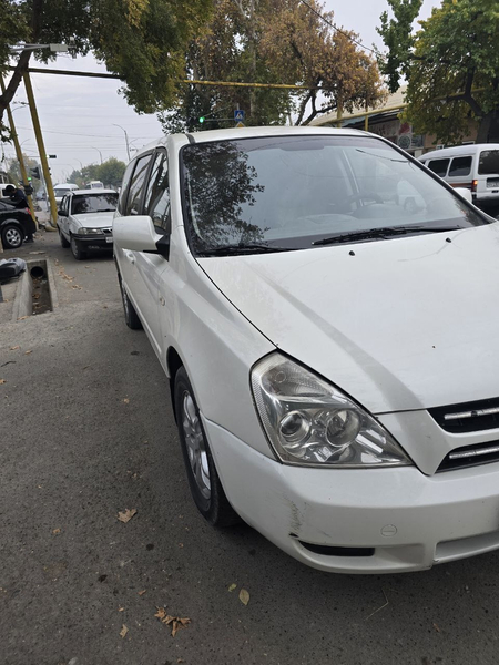 KIA CARNIVAL sotiladi.