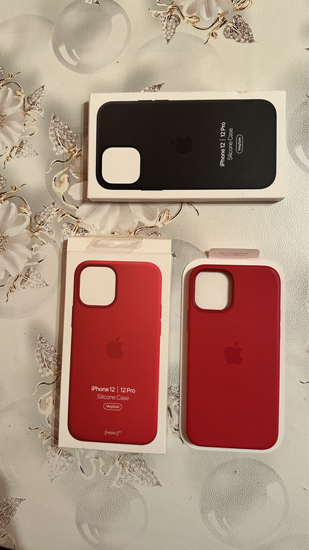 iPhone 12 12 Pro Silicone Case есть царапина на фото видно