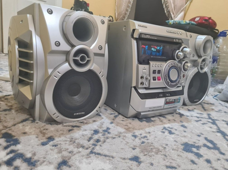 Samsung muzikalniy sentr sotiladi