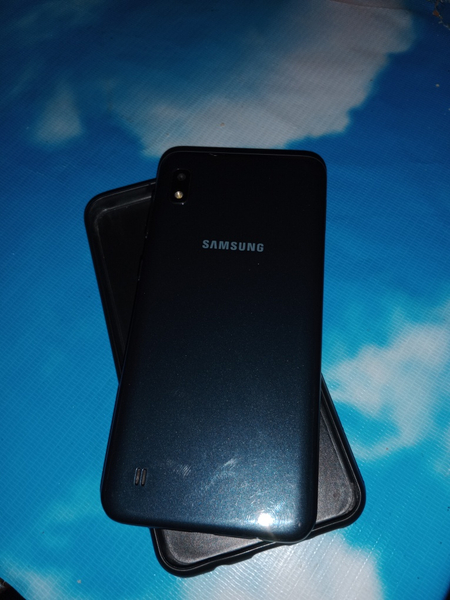 Samsung A10 sotilad
