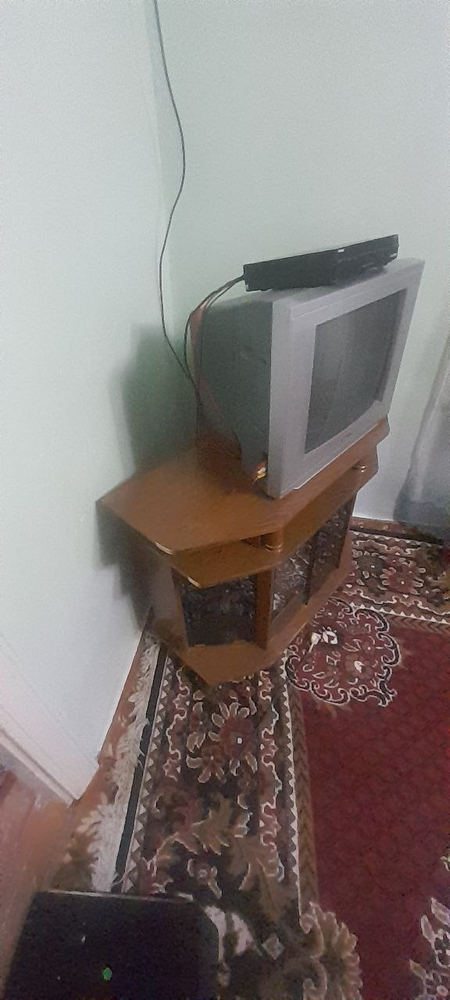 Телевизор с стеклянный поставкой