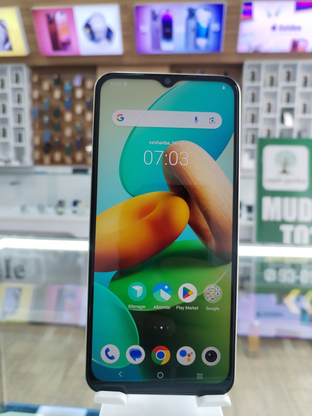Vivo  Y35   Gold