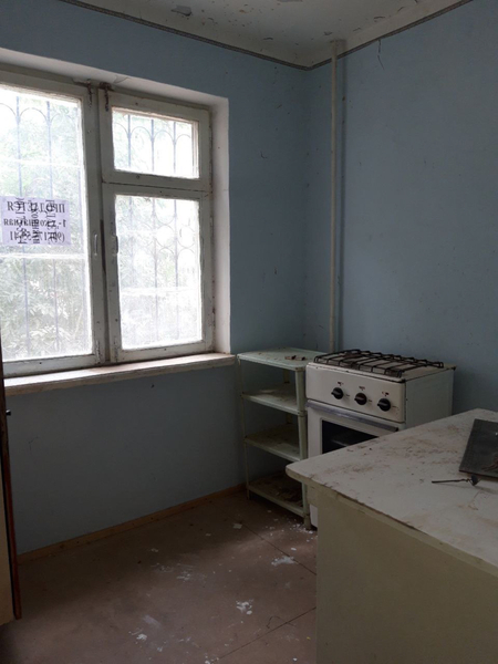 Продаю свою 1-комн. кв, в г. Чирчик 3 микр (около рынка)