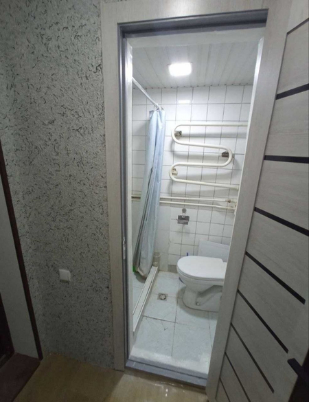 Yosh oilaga 1xona 1etaj 300ye.Olmazor tumani.Beruni metro .Rieltor50%
