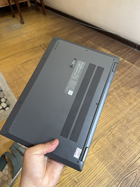 Lenovo srochna sotiladi