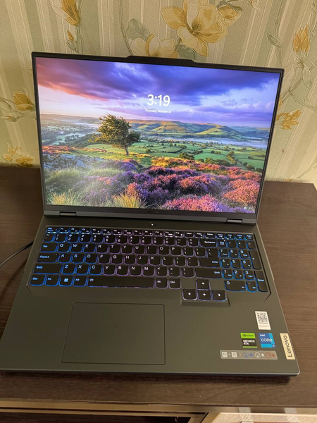 Lenovo 16\\\