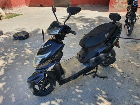 Продам  электронный скутер.