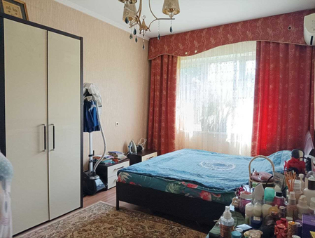 срочно продается 3х комнатная Юнусабад 11 кв.(м999)