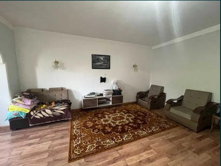 Квартира на Эльбеке продам .Т . Не торцевая 77 серия рядом аиноград