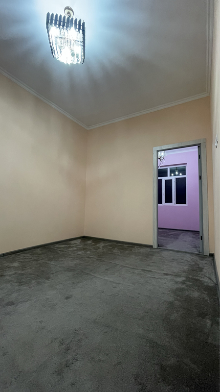 Nazarbek Mevazorda 2 qavatli binoda 2-qavatda, 2 xonali uy.
