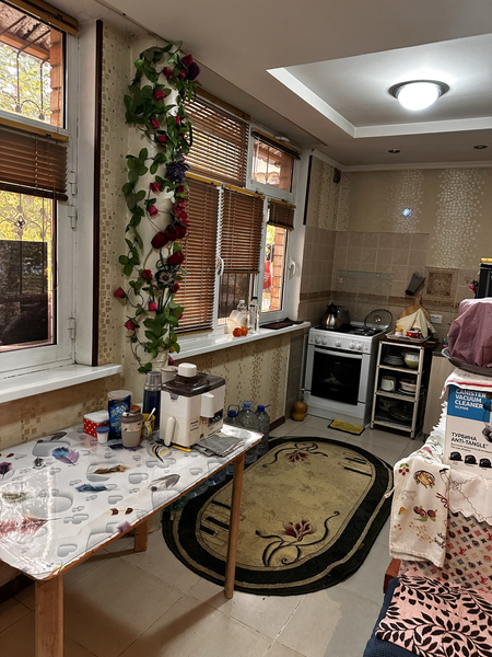 Чиланзар 6й квартал . Продам 2в3/1/4 вдоль дороги 52м2