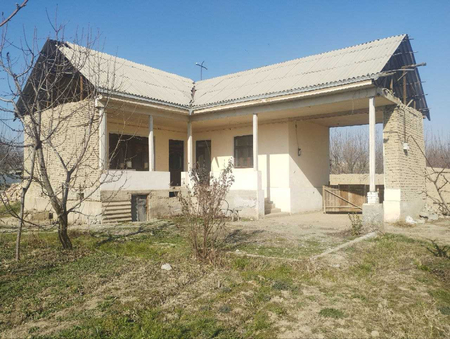 Quva tumanida 8 sotixlik uy sotiladi.Zudlik bilan