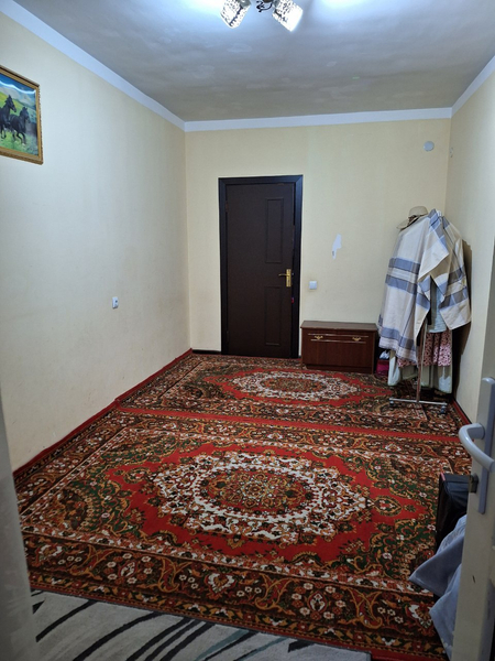 Продаю квартиру в янги хаётском районе