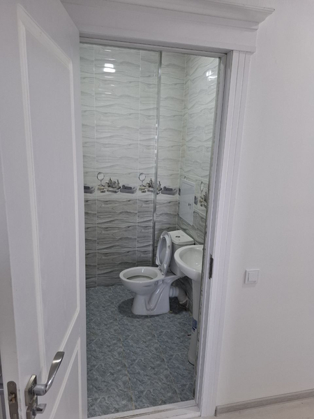 Продаётся 2 комнатная квартира в Мирзо-Улугбекском районе,на Карасу-3