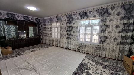 Uy (hovli) sotiladi srochni