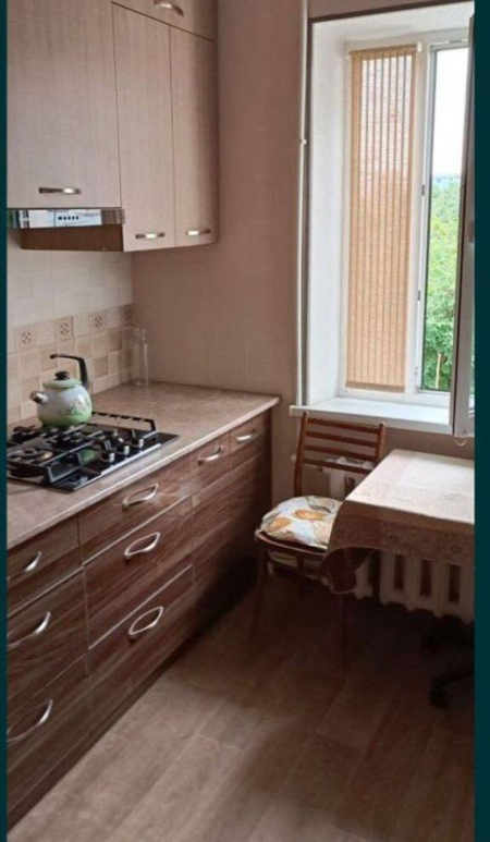 Продается квартира Бобура 2/2/2 кирпич 45м2