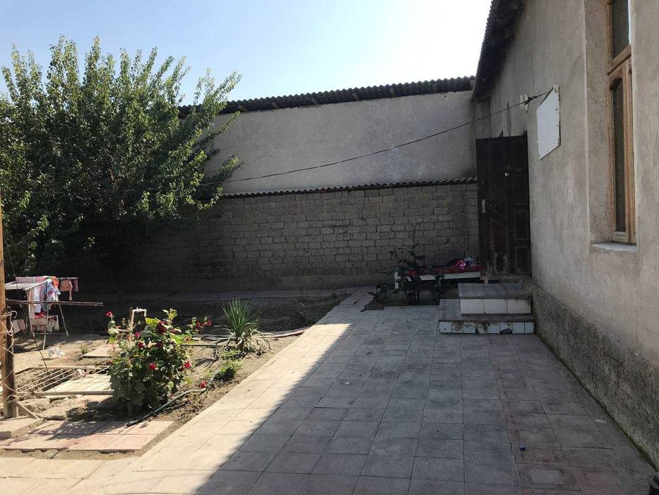 Кирарик Махалласи Лайлак кучаси 6 сотых срочно сотилади