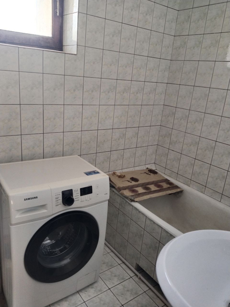 Сдаётся 3х ком кв в чирчике 8мкн 2 этаж