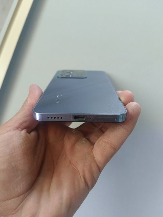 Vivo v25 . Karobka dakument hamma narsasi bor. Aybi yuq