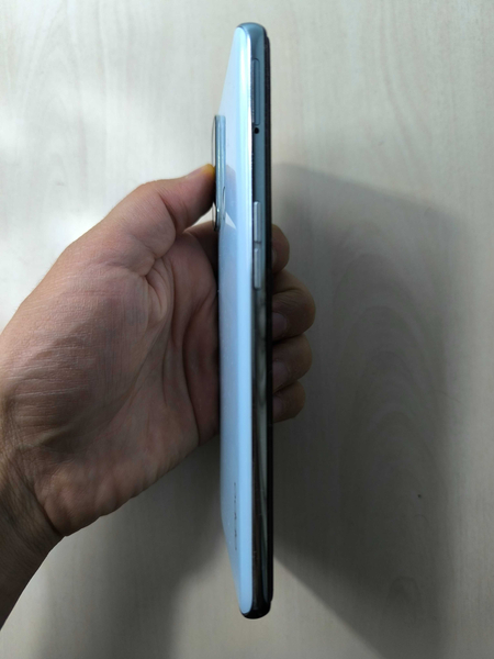 Продам телефон в очень хорошем состоянии Oppo reno 5A