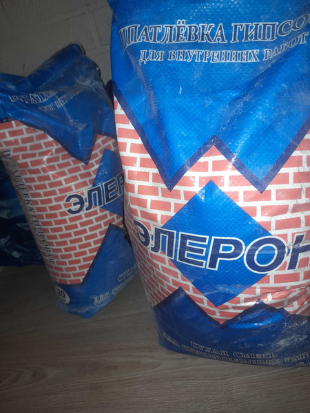 Продам шпаклёвку гипсовую и мешок наливного пола
