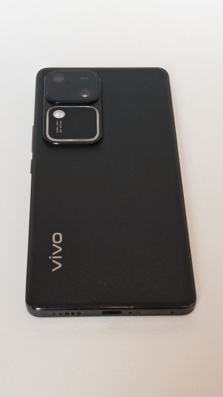 Vivo V30 5G 12/256 состояние новое