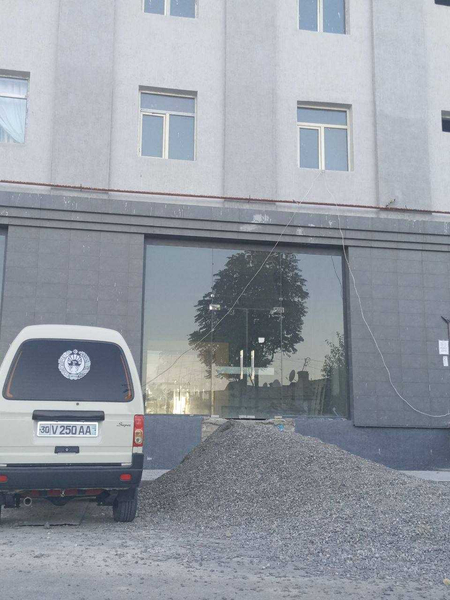 Vokzal hududida Magazin uchun sotiladi!