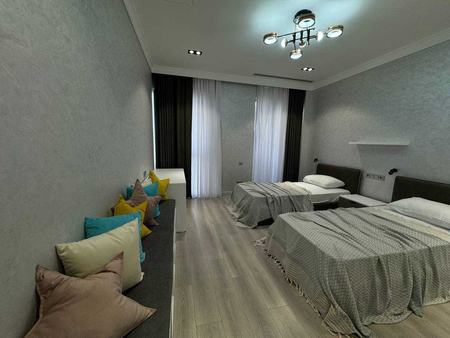 Срочно продам 4х комнатную квартиру на MIRABAD AVENUE, вид во двор