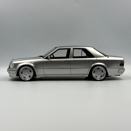 Mercedes Benz W124 E500 Волчок 1:18 моделька металлическая - Доставка